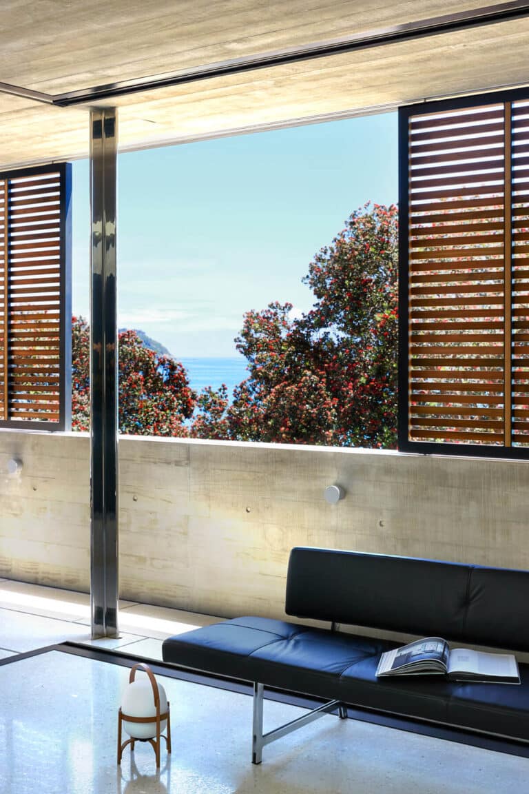 Onetangi Cliff House - Peter Fell